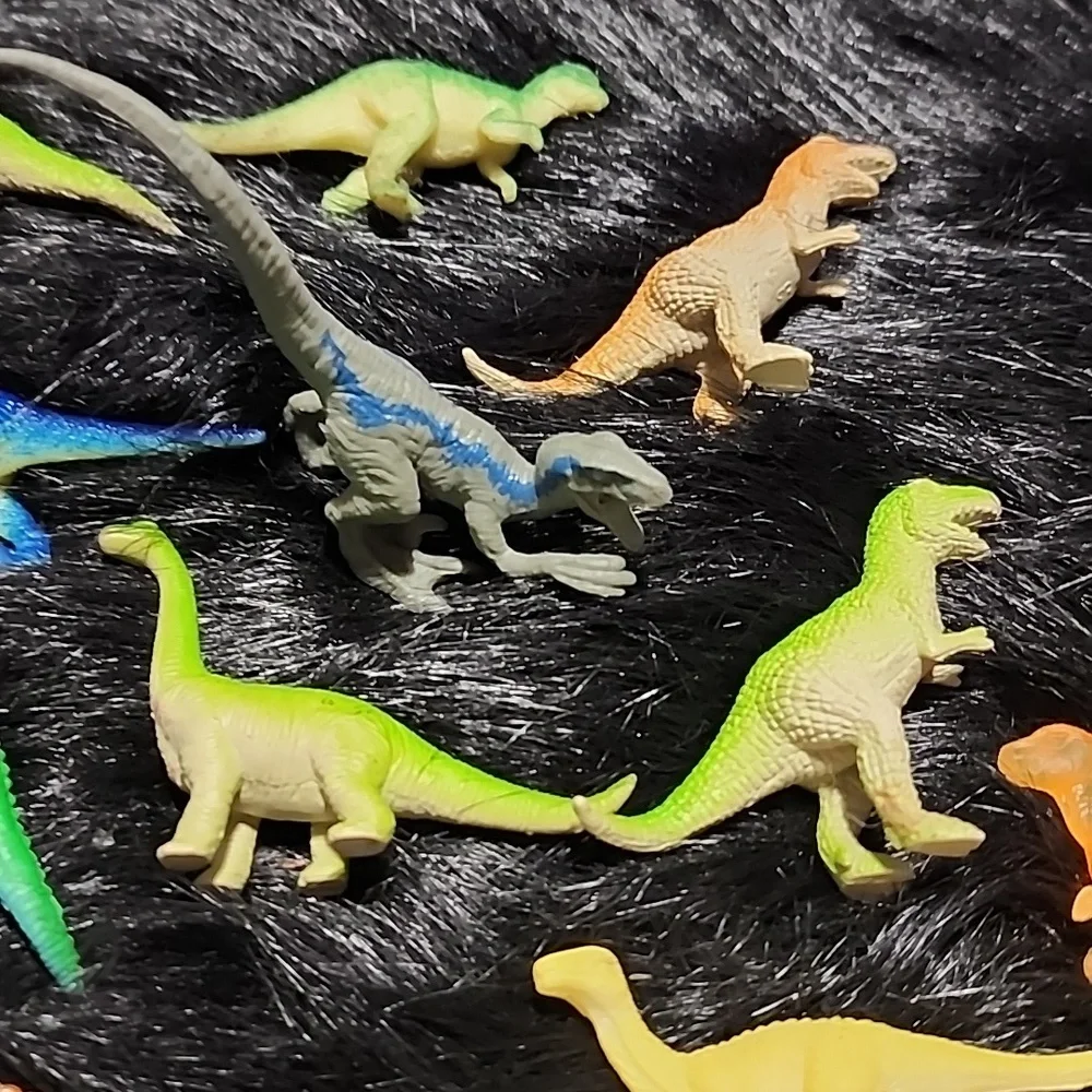 VINTAGE Dinosaurs | Toys | Colorful Mini Dinosaur Toy Set Vintage Set ...